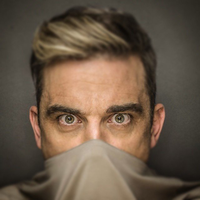 Robbie Williams Live - Nouvelles Photos Tim Bauer!